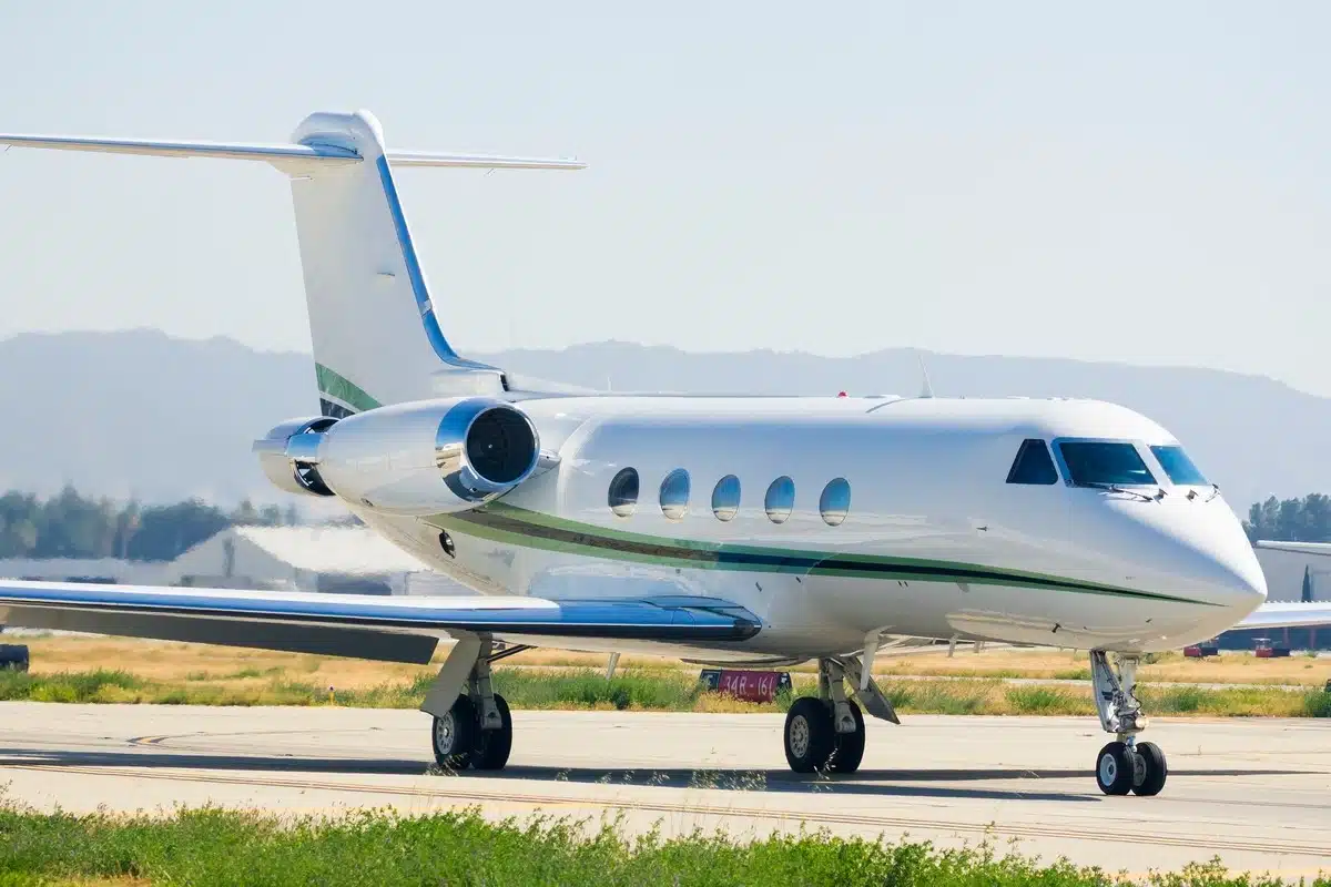 Gulfstream G300 : Private Jet rental - AEROAFFAIRES